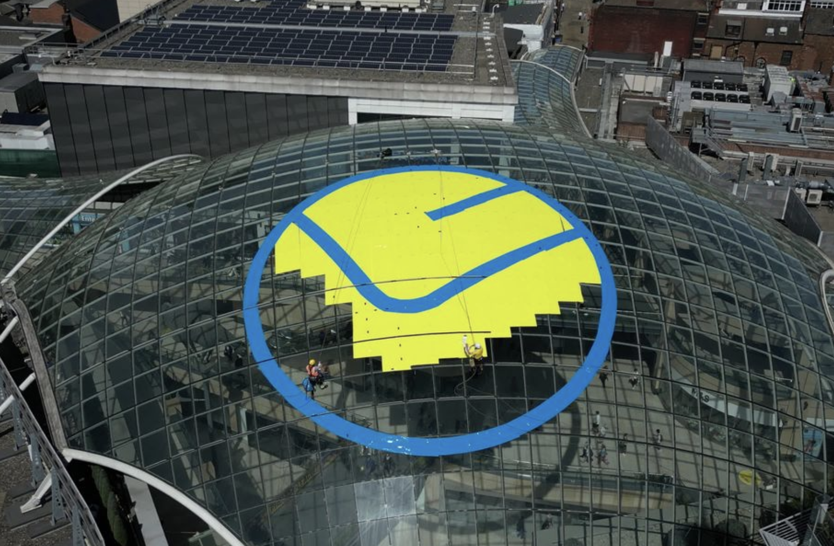 Trinity’s LUFC promotion party display can be seen for ‘smiles’ around